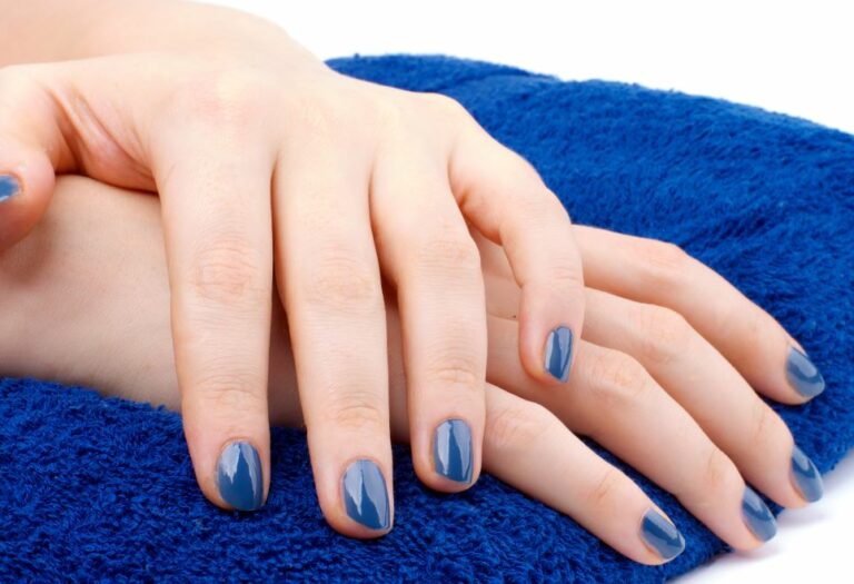 Royal Blue Nails Inspiration and Ideas: Nails That Will Always Put a ...